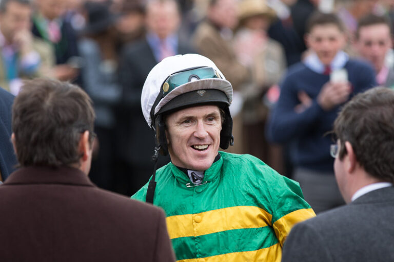 Study ranks every British horse racecourse - Top 20 revealed - Racing ...